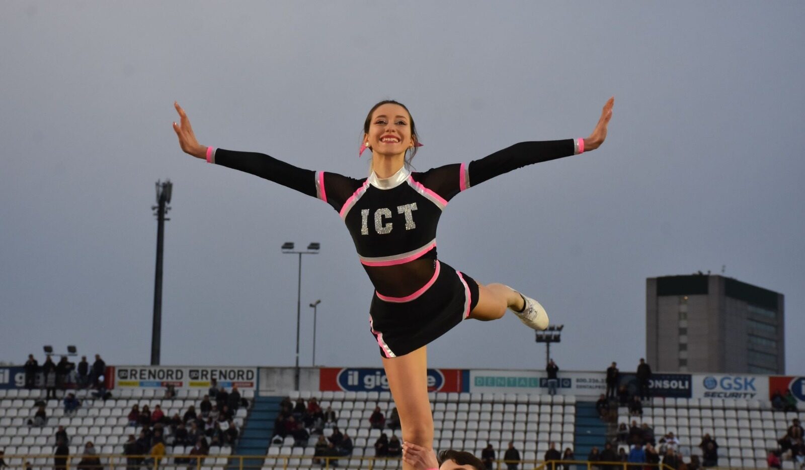 Sesto, l'Ice Cheerleader Team al Csen Cheerleading Competition